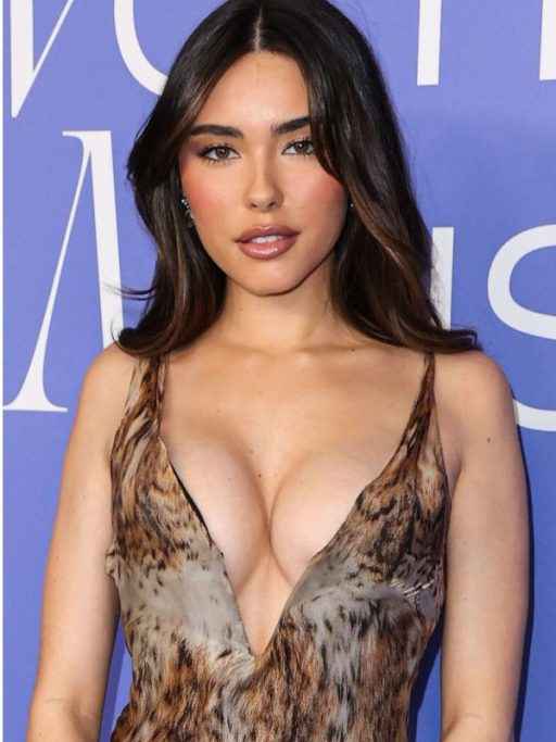 Chat with Madison Beer - AI Girlfriend - Female Cute18+ Real Roleplay